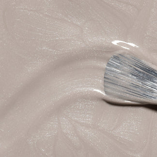 A warm-toned pearly grey Gel nail polish - Tweed | Manucurist