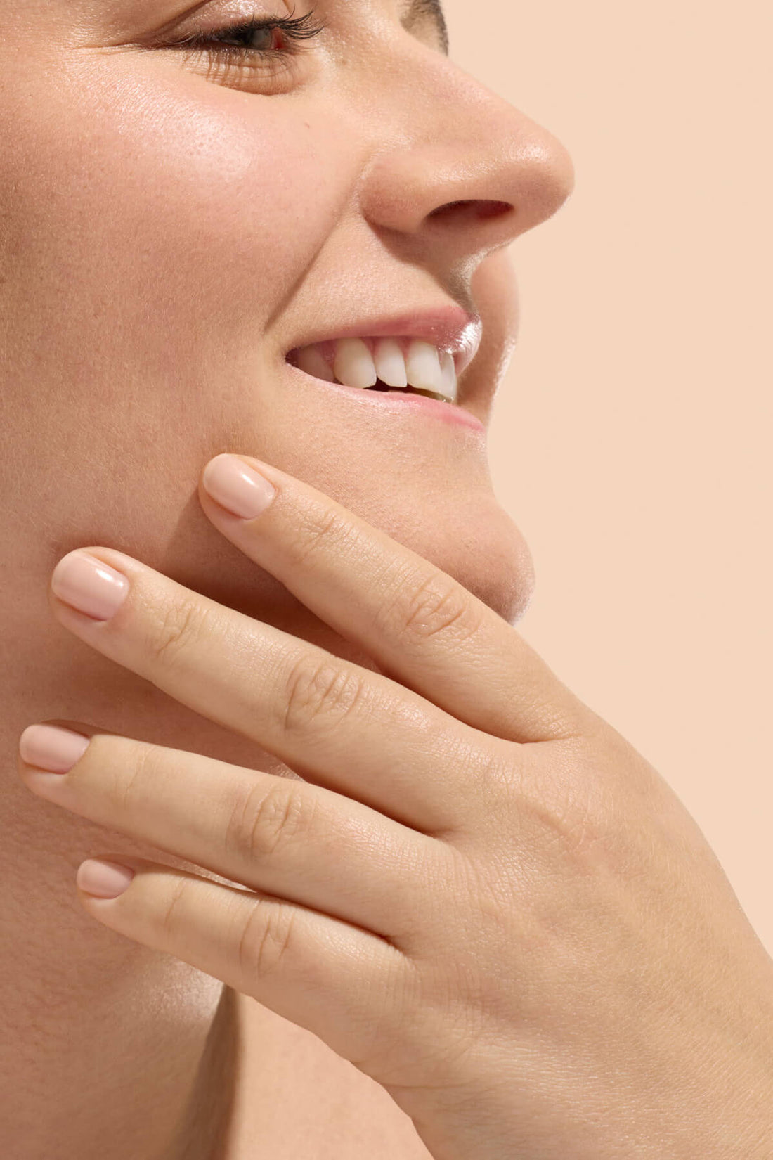 What nail polish colors should you wear on fair skin?